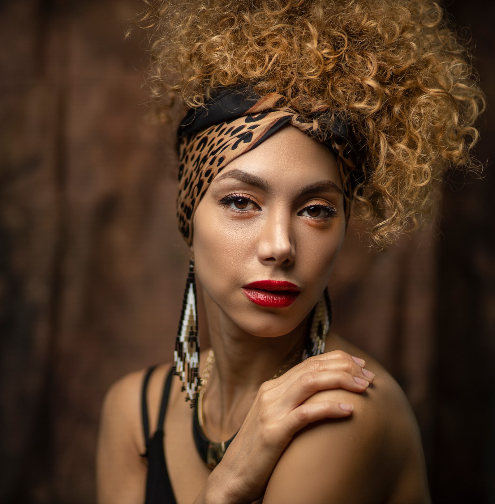 SALOME SALIYA - Ana Mills